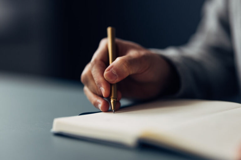 O que é uma ata e como fazer uma no modelo formal e informal?